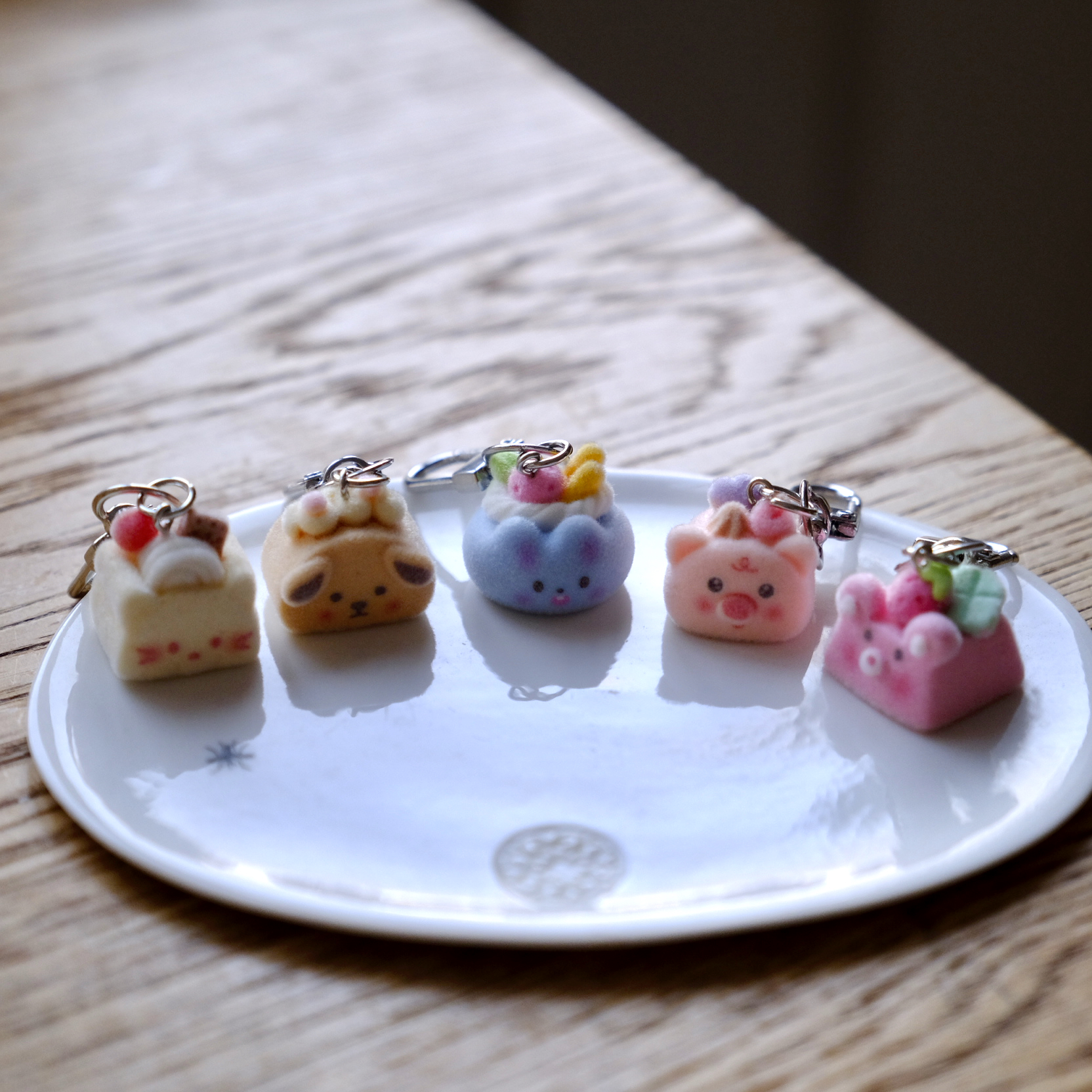 Mini Porte-Clé / Charm's Fuzzy Cake - Papeterie Julie Flamingo